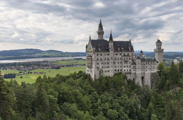 Castello di Neuschwanstein: alla scoperta del castello Disney in ...
