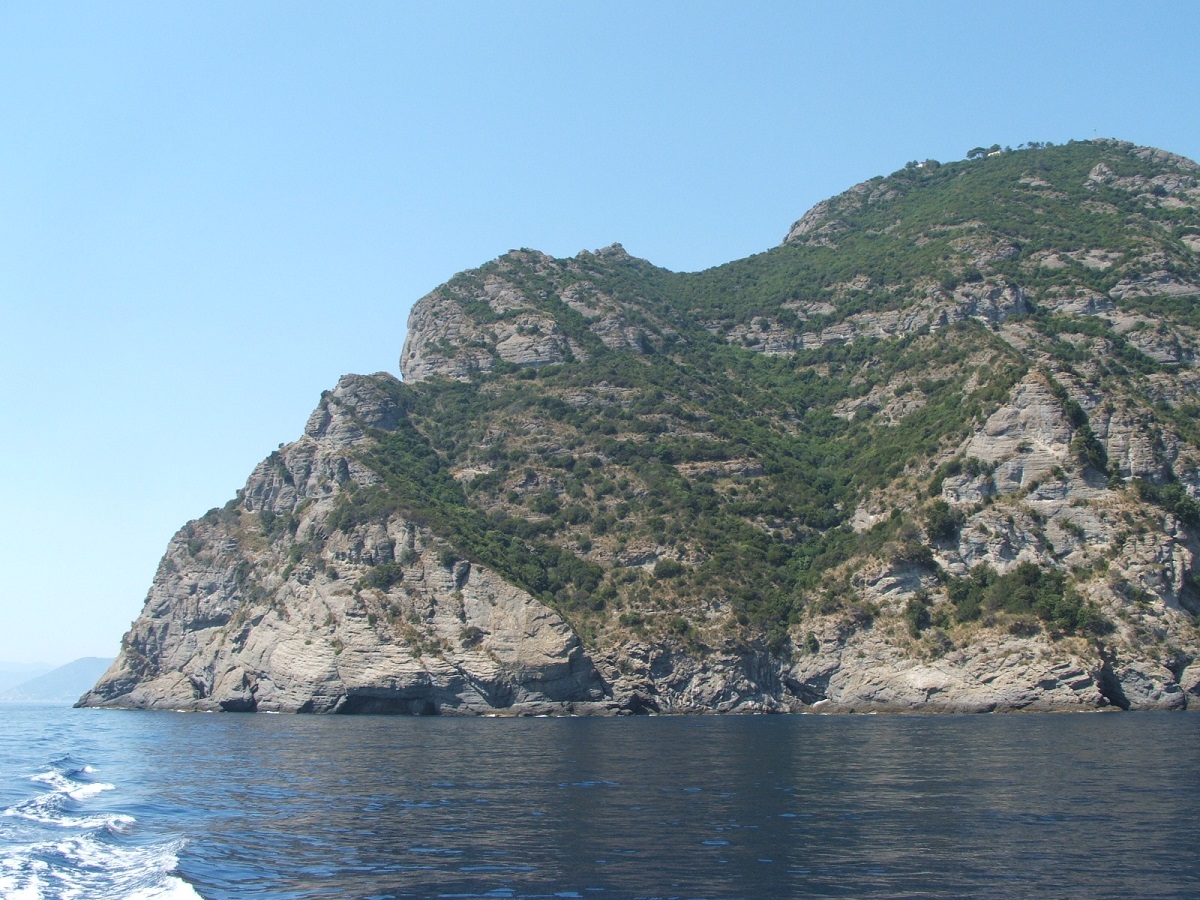 Punta Chiappa Liguria: il paradiso nascosto tra mare e scogli ...